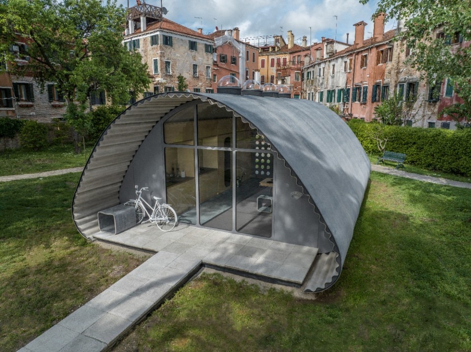 Essential Home: la casa minima di Norman Foster alla Biennale di Architettura 2023
